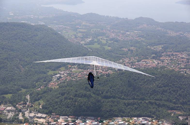Volo in Deltaplano a Laveno sul Lago Maggiore | Prenota o Regala su ...